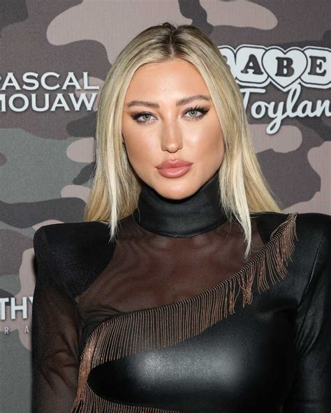Who Is Stefanie Gurzanski 5 Interesting Facts About The Model Ke Who Is Stefanie Gurzanski 5 Interesting Facts About The Model Ke