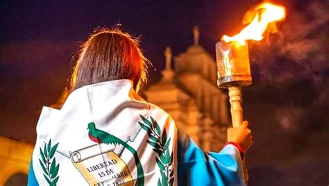 La Antorcha Una Tradición En Guatemala Regla De Tres Tv