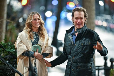 See Sarah Jessica Parker And John Corbetts Steamy Kiss Photos Parade