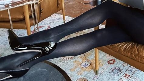 Celebrity Legs And Feet In Tights Samara Weaving`s Legs And Feet In