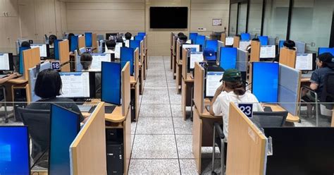 경영정보시각화능력 첫 시험에 몰린 청년들78가 20·30대