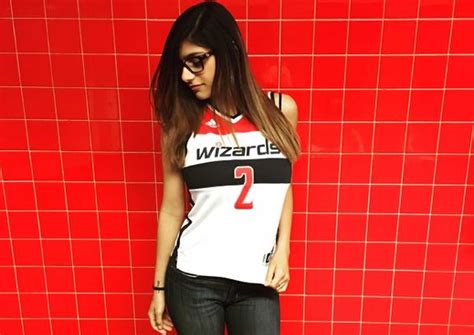 Mia Khalifa Wallpapers 4k Hd Backgrounds On Wallpaperbat