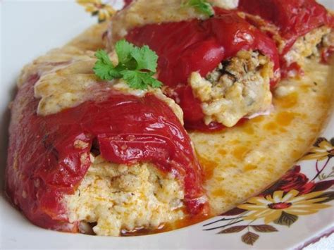 Пълнени чушки с кайма и ориз на фурна