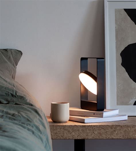Tiny Minimalist Lamp Is The Perfect Lighting Solution For Your Desk