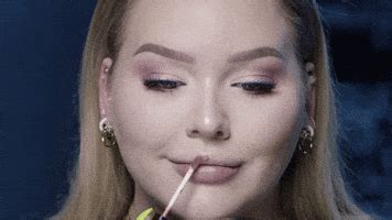 Nikkie Tutorials Comes Out As Transgender Page 3 Entertainment News