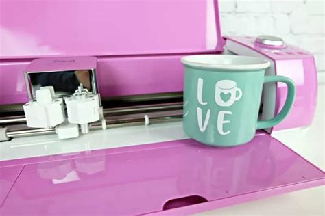 These 23 Cricut Mug Ideas Will Totally Step Up Your Coffee Game