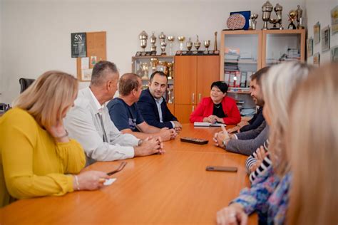 Шаќири значително подобрени условите за настава во струшките училишта МОН ќе го реконструира и