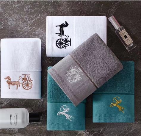 Wholesale Hotel And Spa Embroidered Logo Dobby Pattern Soft Cotton