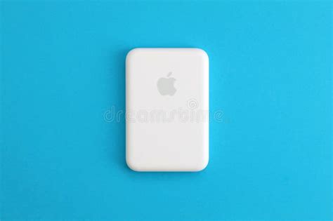 Kyiv Ukraine October 31 2023 Apple Magsafe Battery Device For