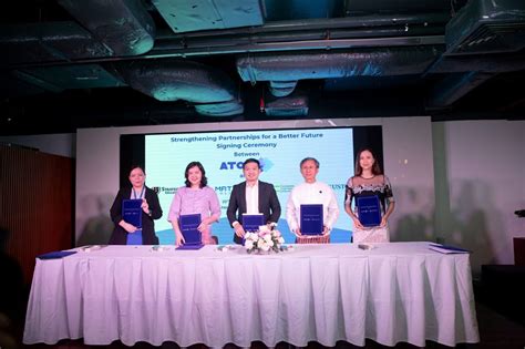 အက်တမ် Atom သည် အနာဂတ်လူငယ်များ၏ အရည်အချင်းကို ပံ့ပိုးမြှင့်တင်ရန် ထိပ်တန်း ပညာရေးအဖွဲ့အစည