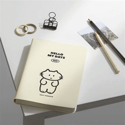 냥냥😺💛 2025 헬로우마이데이즈 다이어리 2종 행복 기억 소중 추억 소소한 일상 데일리 기록 커버 Pu 오염방지 사철제본 캐릭터 고양이 두툼내지 퀄리티 에이블리