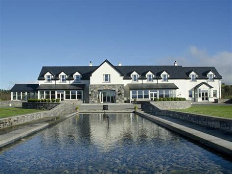 Tired But Lovely For A Break €440 For Two Nights In A Hotel With Only 6 10 Rooms Occupied