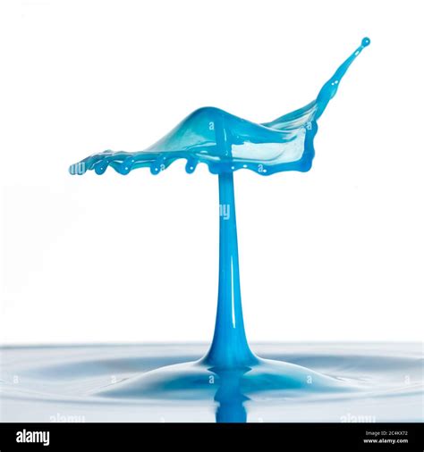 Stunning Unique Abstract Water Splash Photography Images With Vibrant Colorful Water Collisions