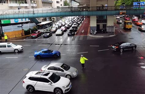 大风大雨袭来，长宁警方全力保障早高峰交通顺畅！