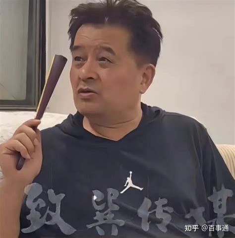 63岁毕福剑重新回归舞台，再主持节目引全场欢呼！ 知乎