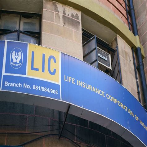Lic Jeevan Anand Policy Lic দেশের সবচেয়ে বড় এবং বিশ্বস্ত বিমা কোম্পানি। প্রায় প্রতিদিনই কোনও