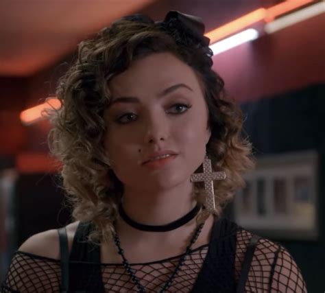 Peyton List Nichols Im In Love Cobra Kai Dreadlocks Woman Film Hair Styles