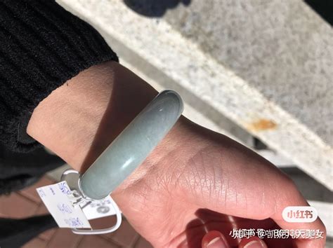 请专业人士来帮忙看下 这个手镯 知乎