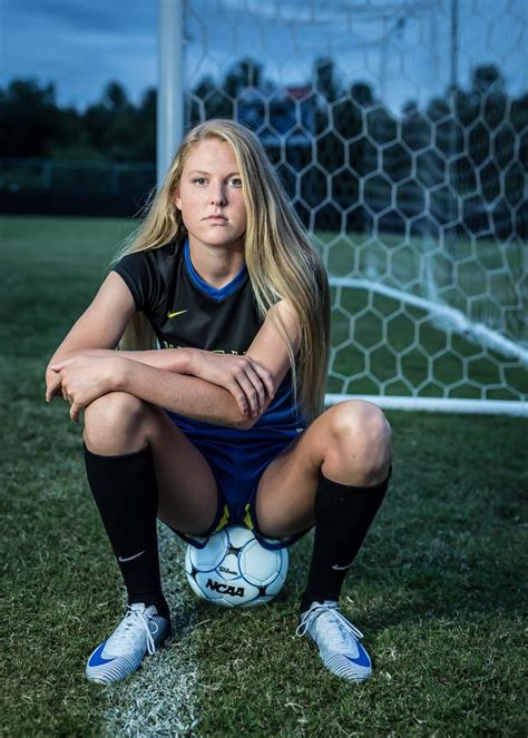 Pin On Girls Soccer Beautiful Athletes Soccer Girl Girls Football