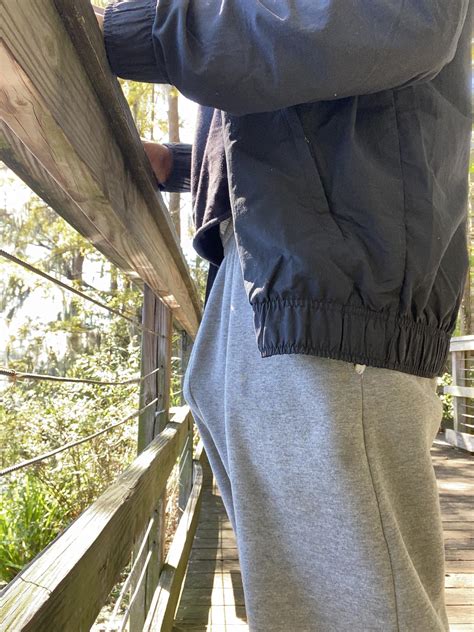 Fighting To Keep His Bulge Down Airport Edition Rpublicbulges