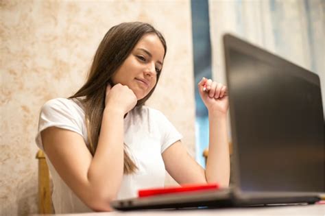 Tips And Tricks For Successfully Passing Your Online Classes