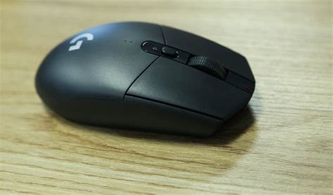 Cận cảnh chuột gaming không dây Logitech G304 nhỏ gọn tiện dụng ngay tại Việt Nam