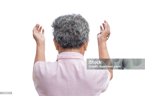 늙은 여자는 흰색 배경 개념 희망 및 예배 기도 동남아시아 민족에 대한 스톡 사진 및 기타 이미지 동남아시아 민족 보살핌 사람 손가락 Istock