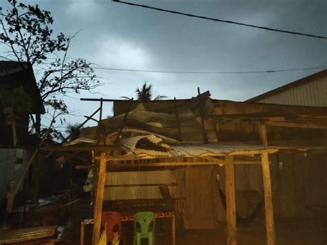 ភ្លៀង មួយ មេ ធំ លាយឡំ នឹង ខ្យល់ កន្ត្រាក់បណ្តាលអោយផ្ទះ ប្រជាពលរដ្ឋ៨១ ខ្នងនៅស្រុកថ្មពួក រង ការ