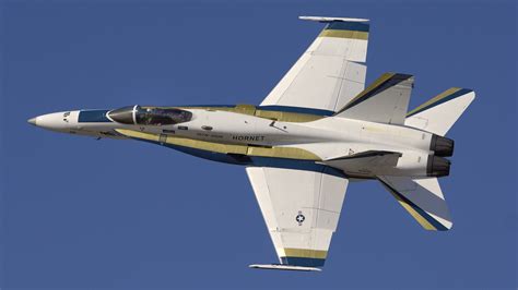 Download Wallpaper Fa 18 Fighter Bomber Hornet Mcdonnell Douglas Section Aviation In