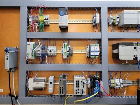 Plc Omron Sejarah Dan Keunggulannya
