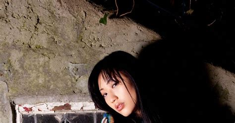 Lenglui Asia Mitsu Dan Japanese Gravure Idol Sexy Colorful Blouse