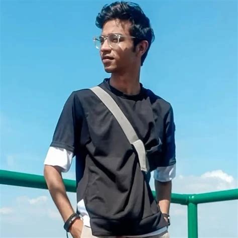 𝑺𝑨𝑴𝑰𝑹 𝑴𝑰𝑺𝑻𝑹𝒀🍷 Sam09 • Threads Say More