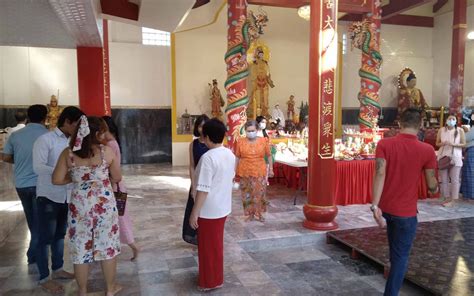 ထိုင်း မြန်မာနယ်စပ် ကော့သောင်းမြို့တွင် မြို့နေပြည်သူများ ဈေးများပုံမှန