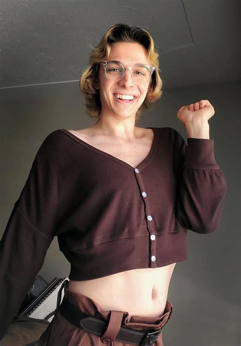 Transfemme Nonbinary People Who Wear Crop Tops Unite 🤜🤛 Rnonbinary
