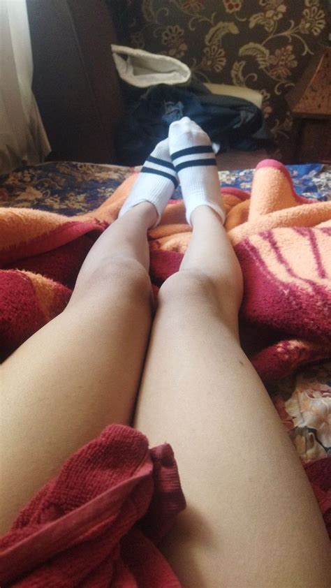 یکی بیاد یجور سوراخمو با کیر پر کنه زیرش گریه کنم جوراب مچی پوشیدمعکس😈