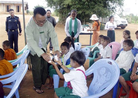 နမ့်စန်တွင် School Milk Program အစီအစဉ်ဖြင့် ကျောင်းသား၊ ကျောင်းသူများကို အဟာရတိုက်ကျွေး