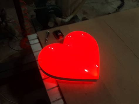 კრისტალ დიზაიანი სამრეწველო დიზაინი ბრენდირებული ავეჯის დამზადება ვიზუალური რეკლამის