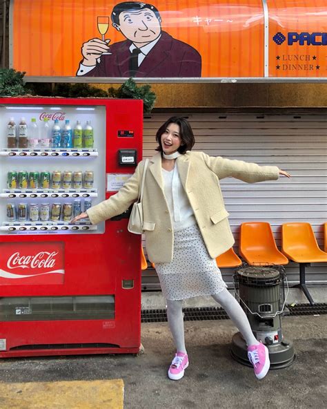 Allneed 제품협찬 너무 여성스럽지 않고 뻔하지 않은 독특한 중성적인 플로럴 향의 프라다 패러독스 오 드 빠르펭 소개해요 타임리스한 화이트 플라워 부케에