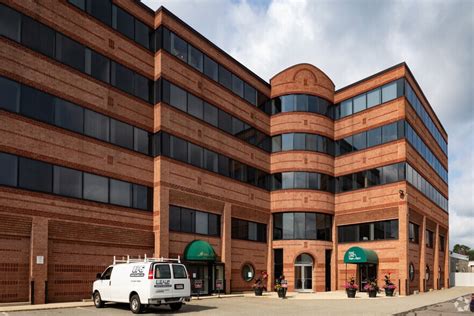 233 Needham St Newton Ma 02464 Paragon Towers Iii Loopnet