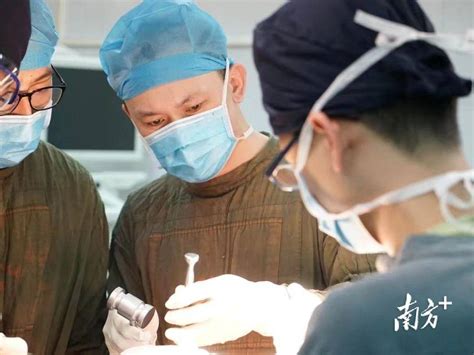 95岁老姨胸腰椎骨折，微创“骨水泥”注射术助快速康复成形医生患者