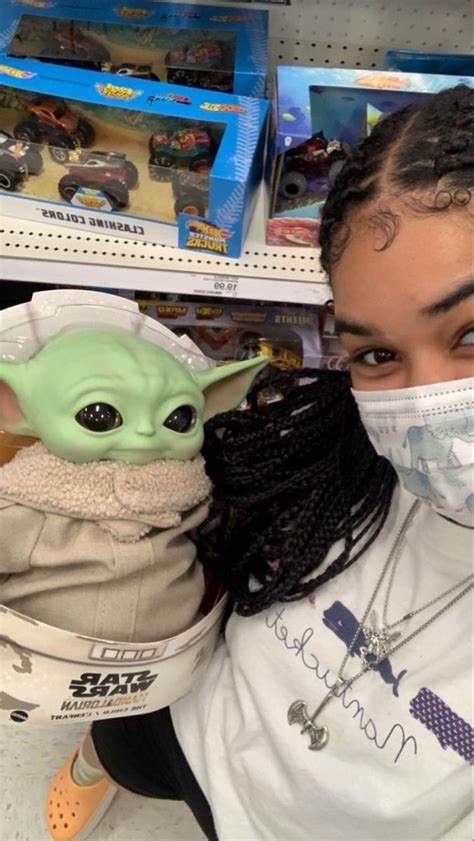 Pin De Em Luvsosaa Pessoas Bonitas Bater Foto Personagem