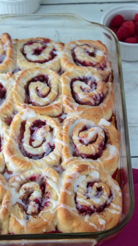Raspberry Cinnamon Rolls [video] Easy Cinnamon Cinnamon Rolls