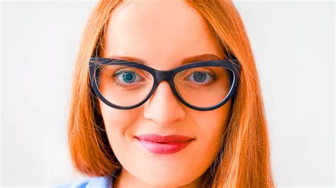 11 Simple Signs Of High Intelligence That Show Up In Everyday Behavior