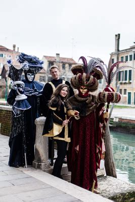 Shooting A Couple In Fancy Costumes A Photo Walk During Venice Carnival Photographer In