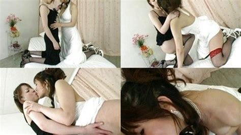 Lesbian Mistresses Prefer Finger F Session Ukkel 001 Part 1