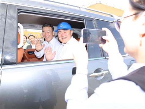 Ерөнхийлөгчийн 2027 оны сонгуульд АН аас нэр дэвшихээр горилж буй С Ганбаатарыг дагуулан Л