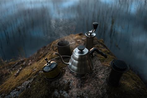 저녁 이나 아침에 끓는 주전자와 커피 또는 차 액세서리 물 근처 커피 마실 것에 대한 스톡 사진 및 기타 이미지 커피 마실 것 에티오피아 개성 개념 Istock