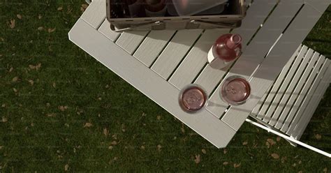 하얀 테이블 위에 놓인 열린 상자 사진 Unsplash의 포도주 이미지