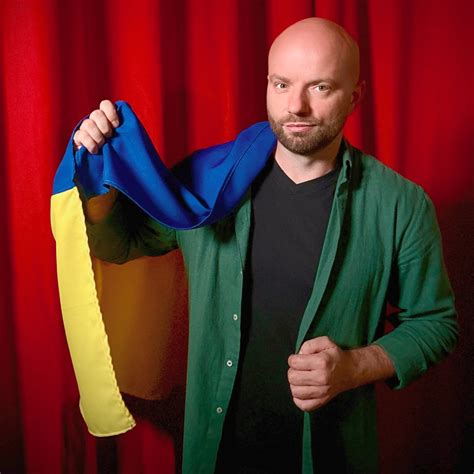 Для мене наш Прапор це символ незламності Його зривали топтали спалювали А він продовжує