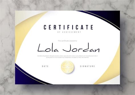 골든 프레임 우아한 인증서 템플릿 무료 벡터